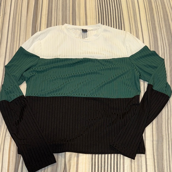 SHEIN | Tops | Colorblock Long Sleeve White Green And Black | Poshmark